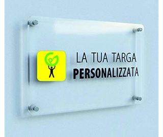 Targa in plexiglass da muro