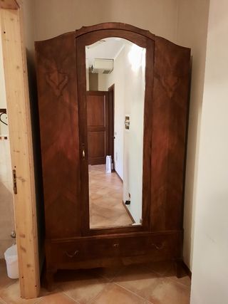 Mobile Guardaroba in legno