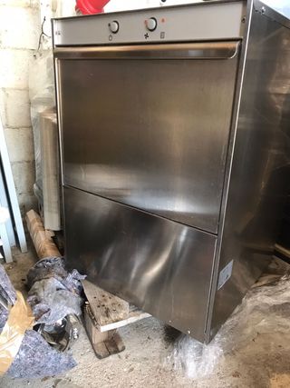 Lavastoviglie industriale 