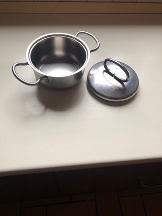 Casseruola con coperchio 