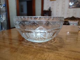 Fruttiera di vetro lavorata
