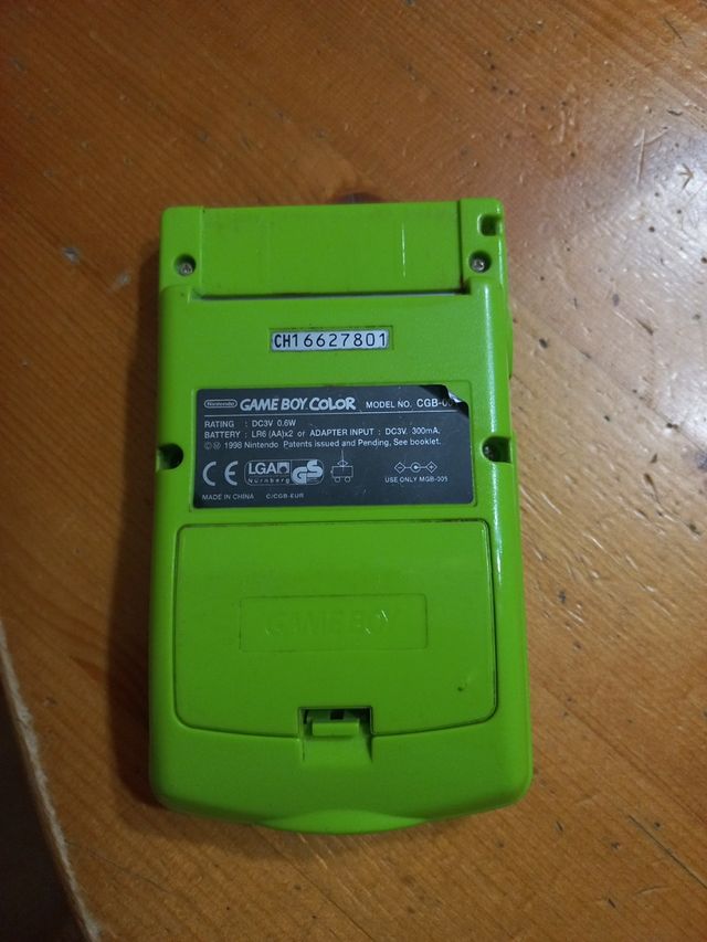 Game Boy Color Verde con pokemon plata de segunda mano por 65 EUR en El ... Game Boy Color Verde con pokemon plata de segunda mano por 65 EUR en El ...
