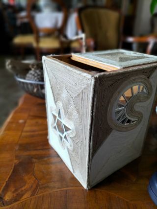 scatola in spago e mosaico 