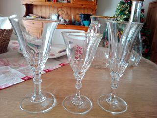 Set bicchieri 5 pezzi con bordo dorato 