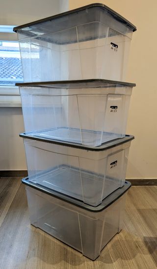 Contenitori di plastica con coperchio