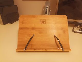 Leggio in legno di bambù 