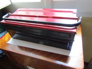 Cassetta in metallo per attrezzi