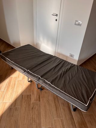 Letto Brandina pieghevole con materasso