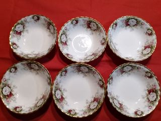 coppette royal Albert bone china made in England 