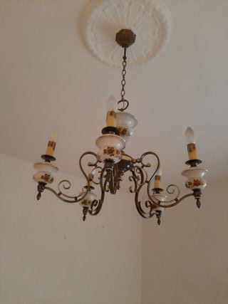 Lampadario in ferro battuto e ceramica