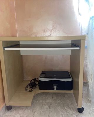 Vendo scrivania per computer IKEA