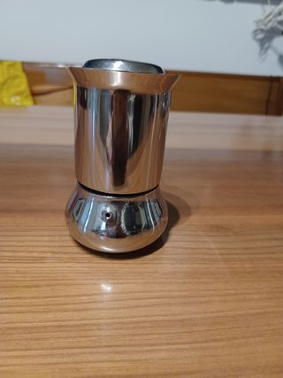 Caffettiera nuova con cartellino