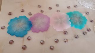 2,4 o più sottobicchieri in resina con glitter 