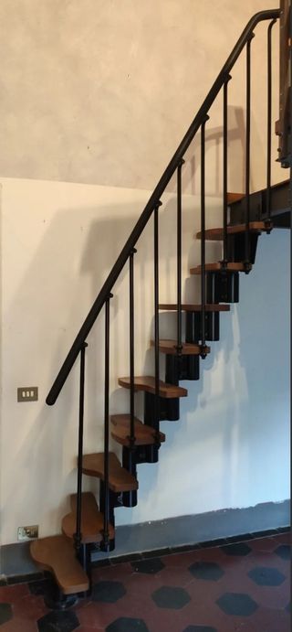 Scala salva spazio 9 gradini legno e metallo