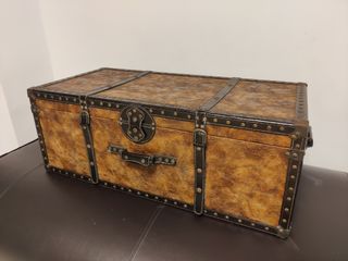 baule rivestito in similpelle