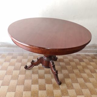 tavolo rotondo in noce nazionale massiccio sala