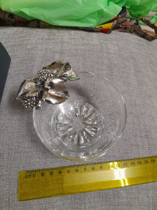 piccola ciotola con decorazione in metallo 