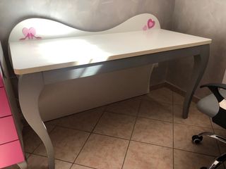 Scrivania e settimino barbie