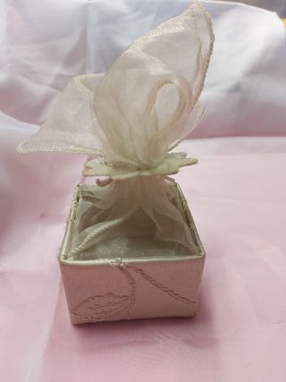 Porta confetti o gioielli beige