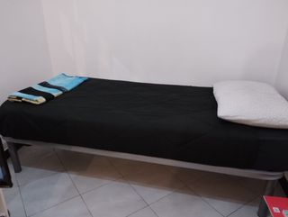Rete, materasso, lenzuola e trapunta