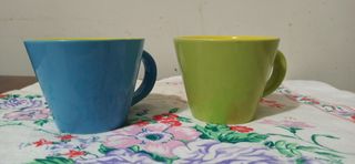 Tazze da thè o latte colorate 