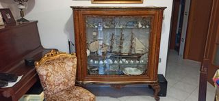 vetrina in stile antico