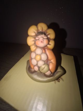 Bambolina fiore Thun