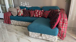 divano letto e contenitore 