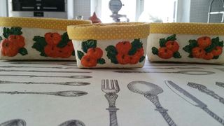 SALDI  3 € Set tre cestini decorO ZUCCA impilabili