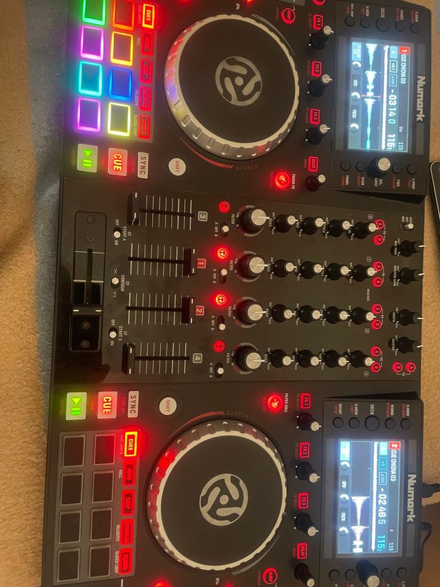 Numark nv2 de segunda mano por 350 EUR en Madrid en WALLAPOP