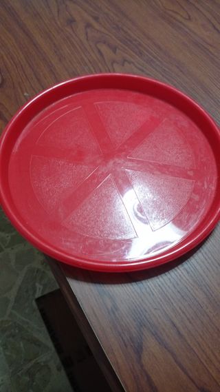 vassoio con porta bicchieri grandi e piccoli