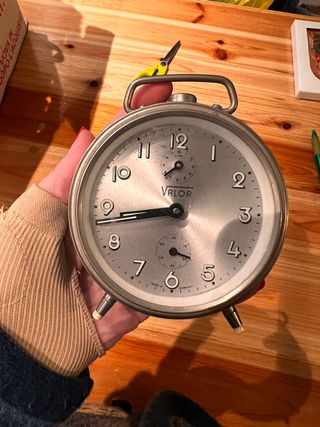 Vecchio orologio sveglia vintage