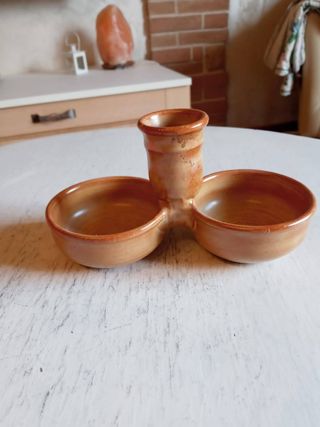 Saliera con tre scomparti per sale, pepe o altro 