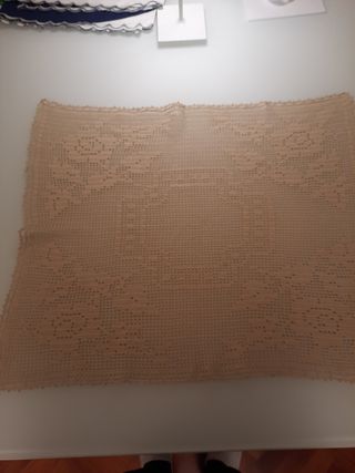 tovaglietta ricamata a mano