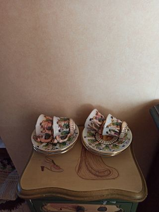 Capodimonte 4  tazzine da caffè c/ piattino 