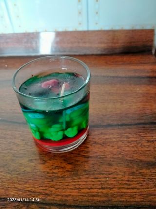 candela gel in bicchiere