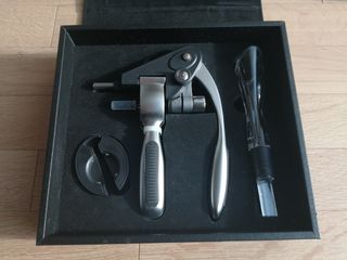 Set apri bottiglie (mai usato) 