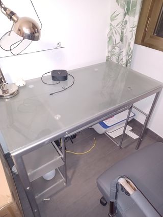 Scrivania vetro satinato e acciaio