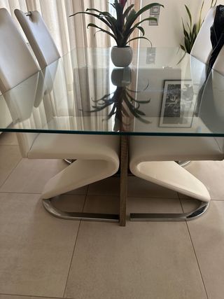 Tavolo in vetro