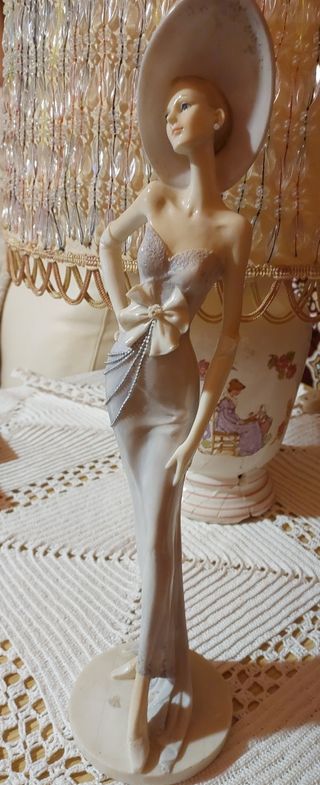 statuetta di ceramica