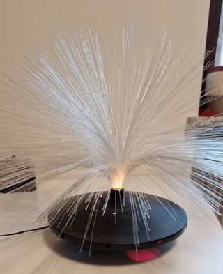 Lampada con fibre ottiche colorata e rotante