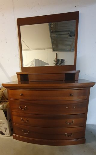 Comó con rialzo e specchiera