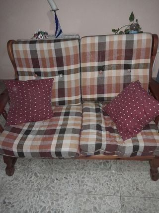 vendo divano  di legno