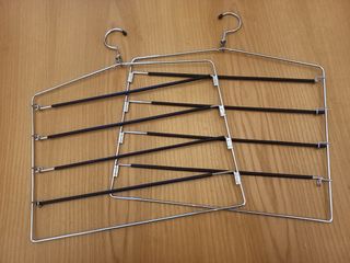 2 grucce salvaspazio per pantaloni