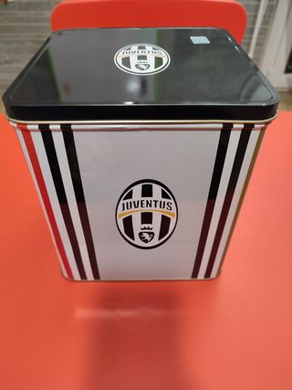 Scatola di latta della Juventus 