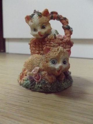 Piccolo soprammobile con gattini