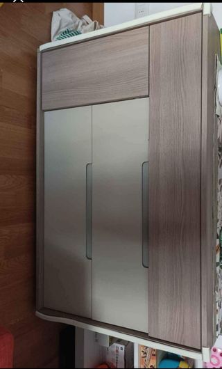 vendo cassettiera + 2 comodini + 2 specchiera 