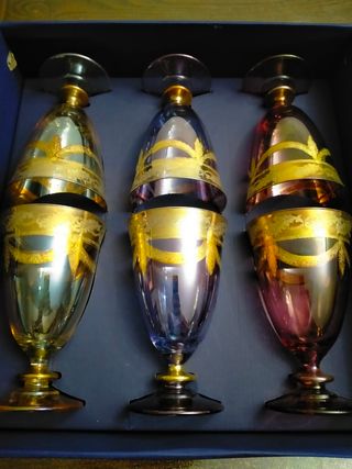 calici di cristallo decorati in oro