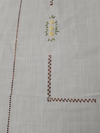 tovaglia x12 con tovaglioli tutta ricamata a mano 