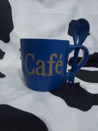 tazza con cucchiaino